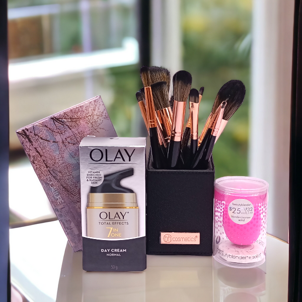 Beauty Gift Hamper With Eye Brushes Collection | Gifts to Nepal | Giftmandu