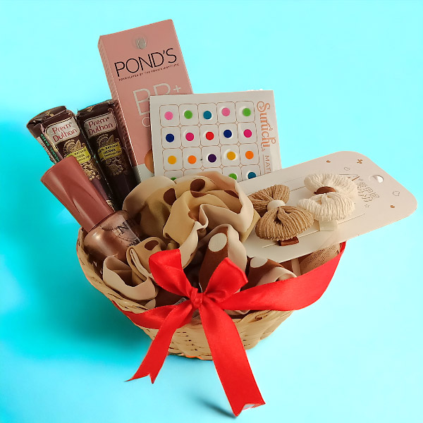 Cosmetic Gift Hamper For Her | Gifts to Nepal | Giftmandu