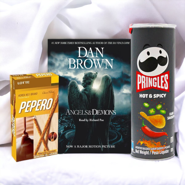 Pringles Hot & Spicy Crisps With Book & Pepero Chocolate | Gifts to ...