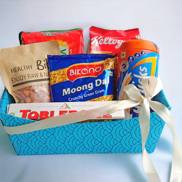 Healthy Snack Box: Kellogg's, Moong Dal, Almond, Biscuits, Horlicks ...