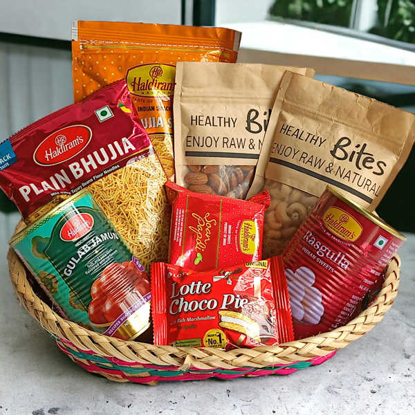 Dry Nuts, Snacks , Rasgulla & Gulab Jamun in a Basket | Gifts to Nepal ...