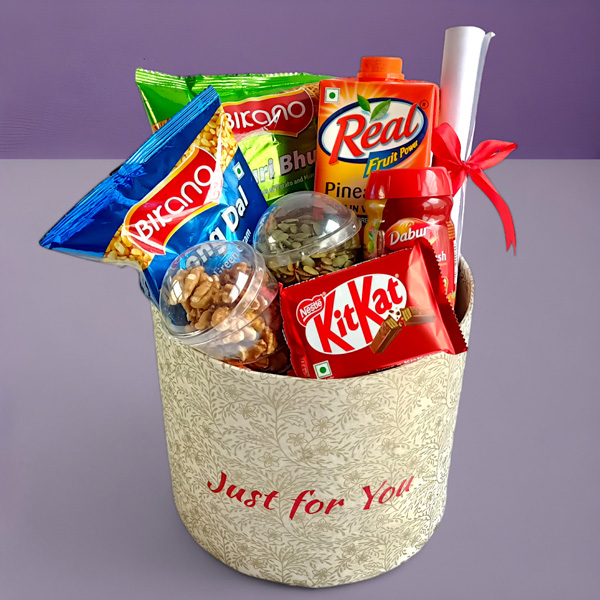 Snacks Delightful Gift Box With Real Juice | Gifts to Nepal | Giftmandu